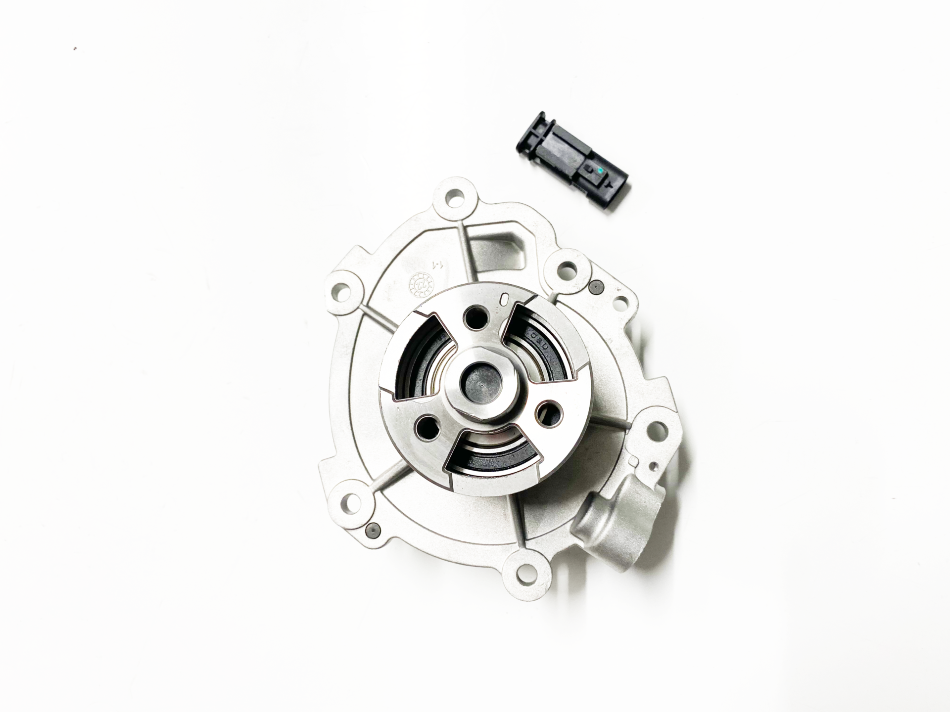 XE WATER PUMP 2.0 DIESEL - JDE40572 - Jaguar Spares North East